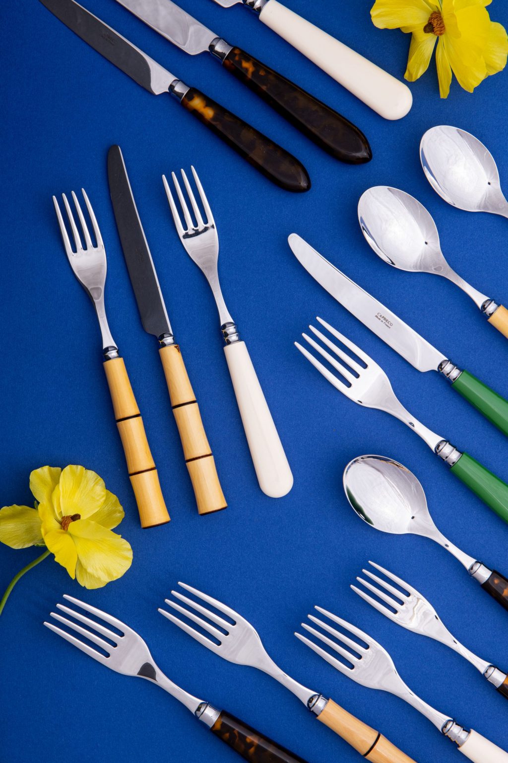 Solid colour 5 Piece Cutlery Set - Ivory - Signature Editions