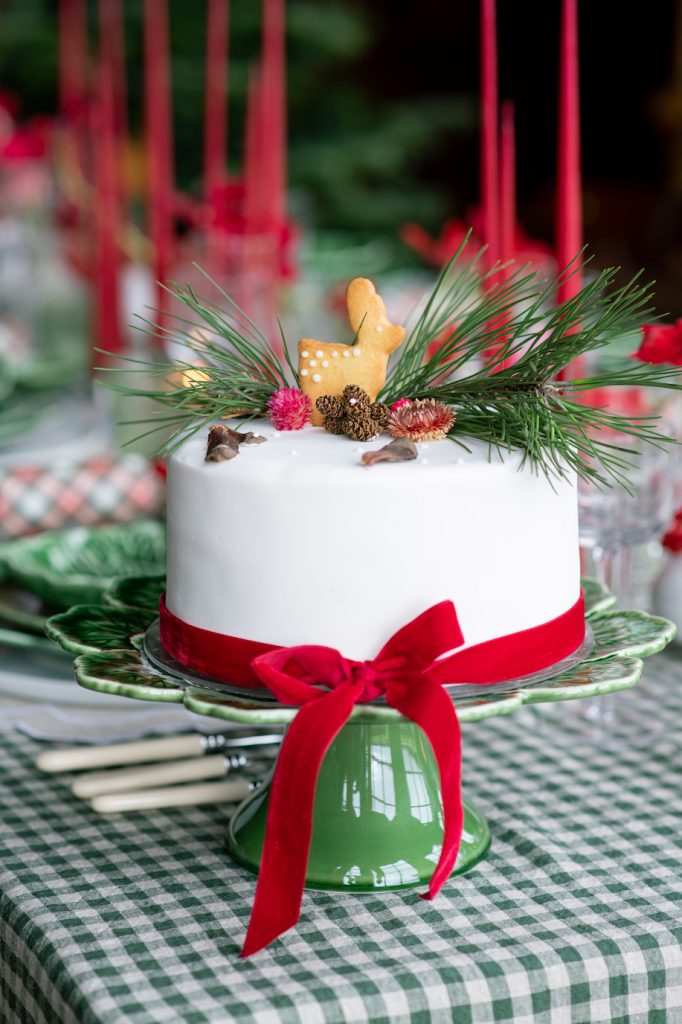 Geranium leaf cake stand - Signature Editions
